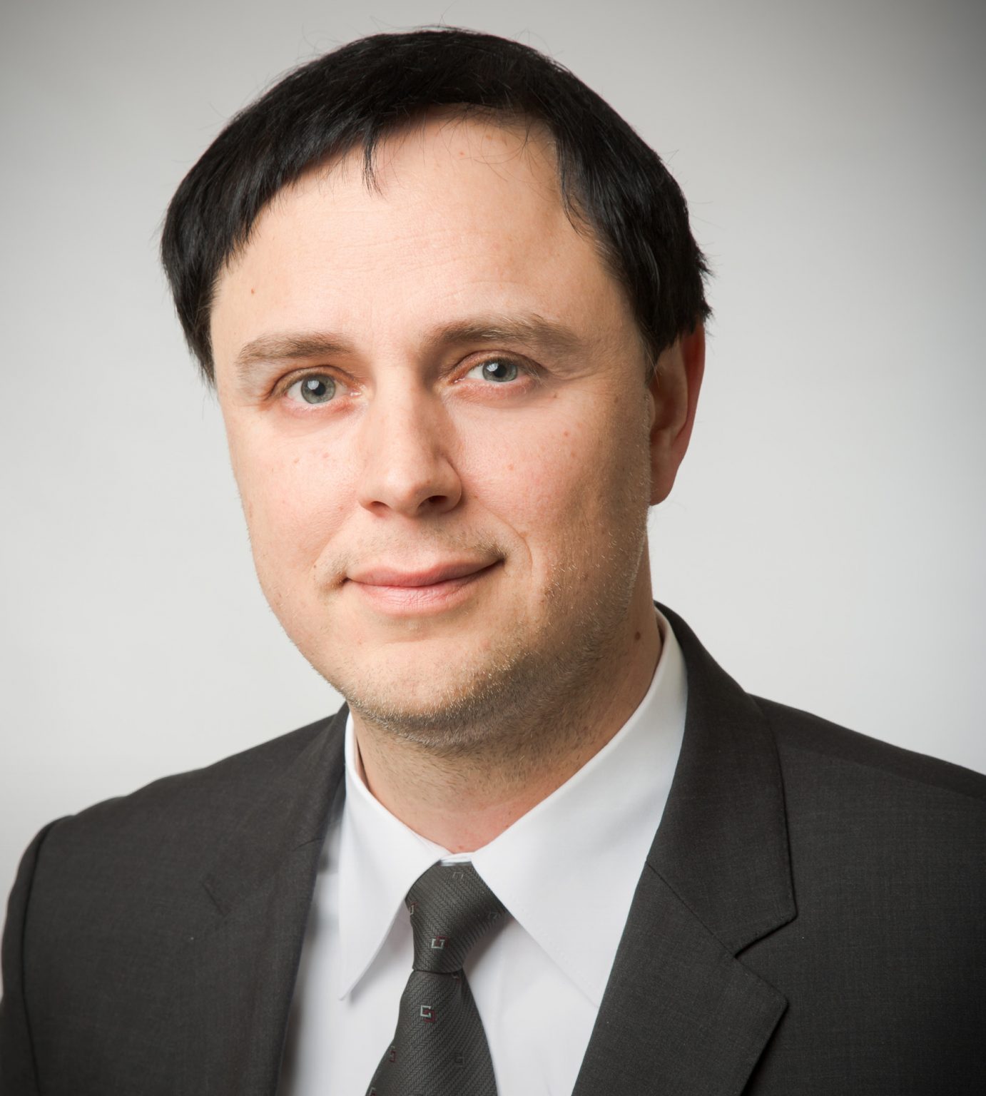 Dan Simpson – Global