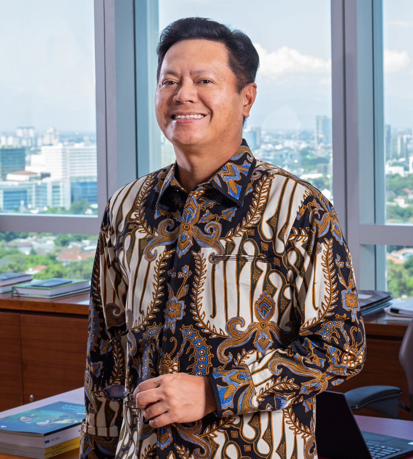Rachmat Makkasau – Global