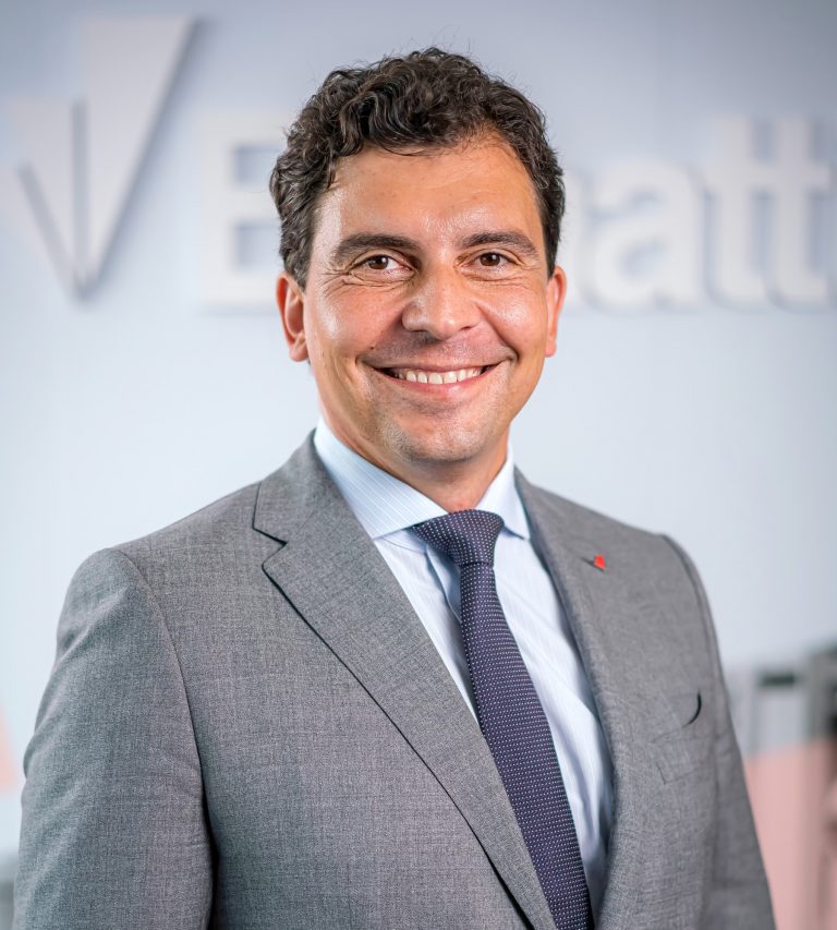 Andrea Colombo – Global