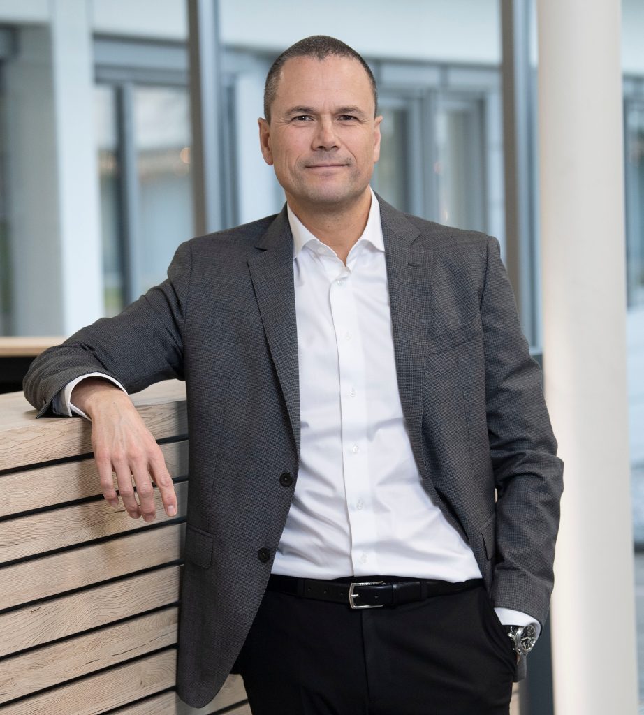 Claudio Christensen – Global