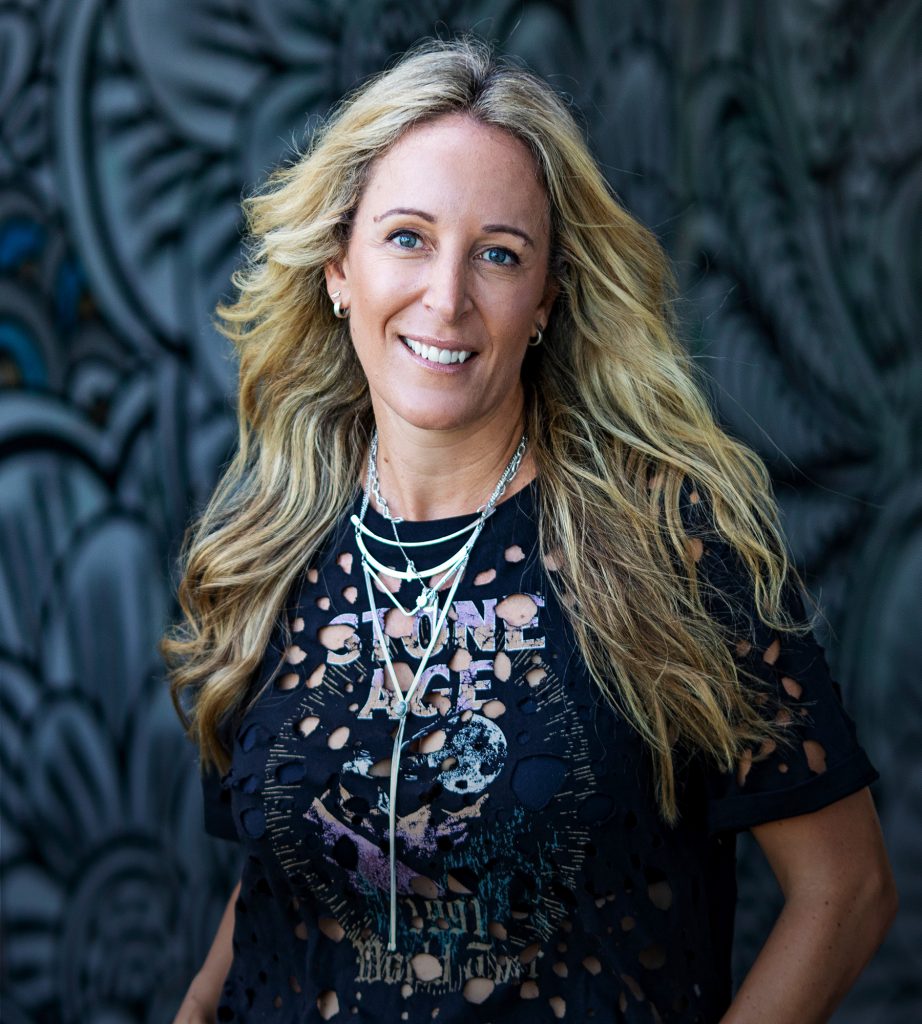 Alison Thomas – Global