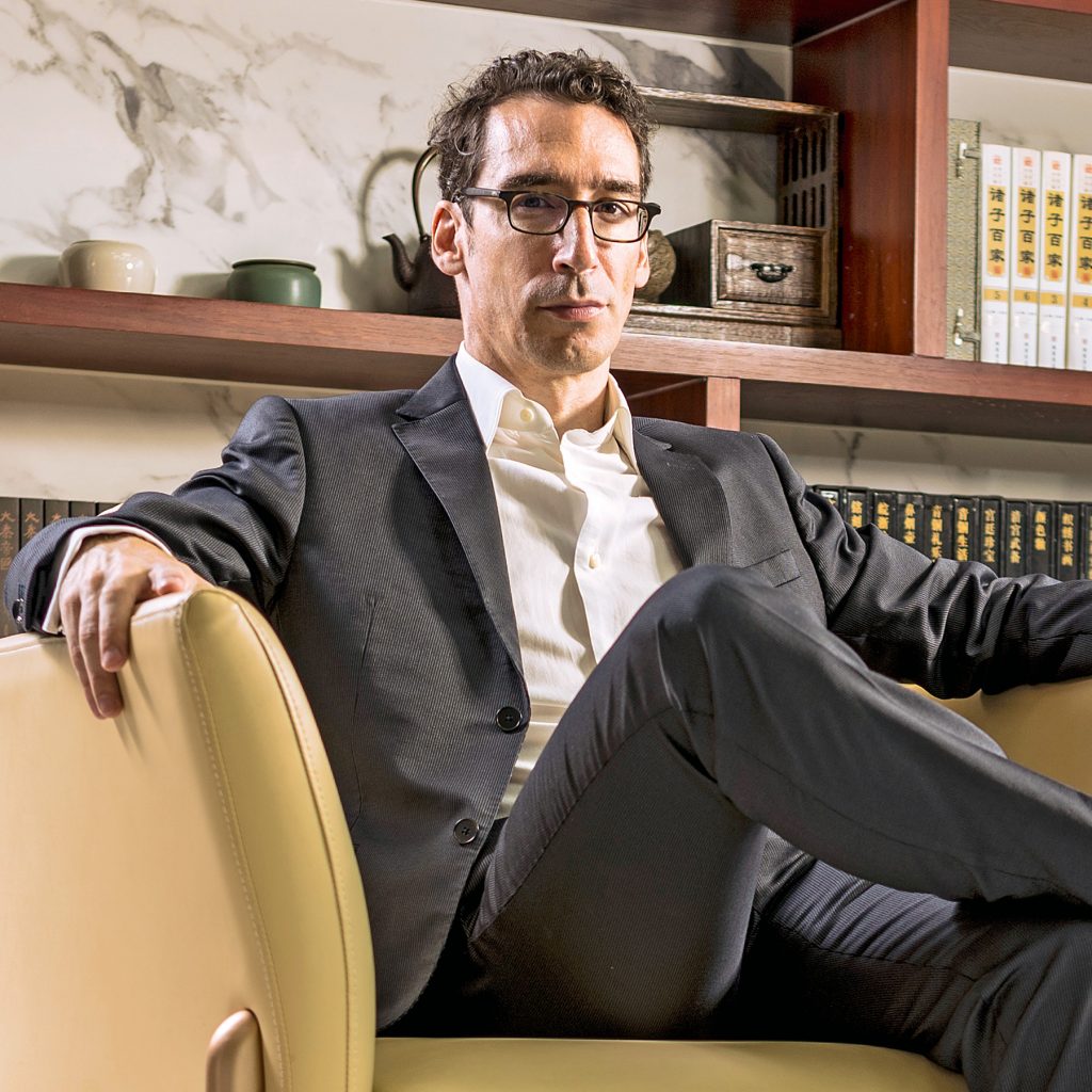 Luis Macias – Global