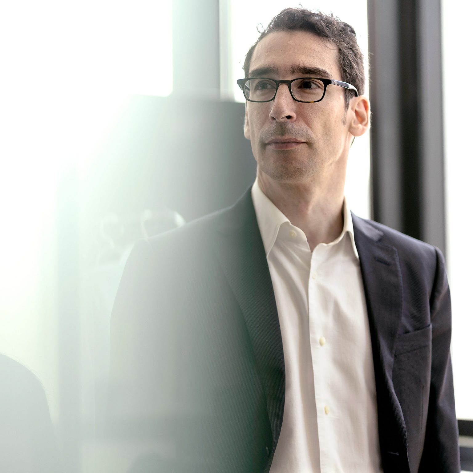 Luis Macias – Global