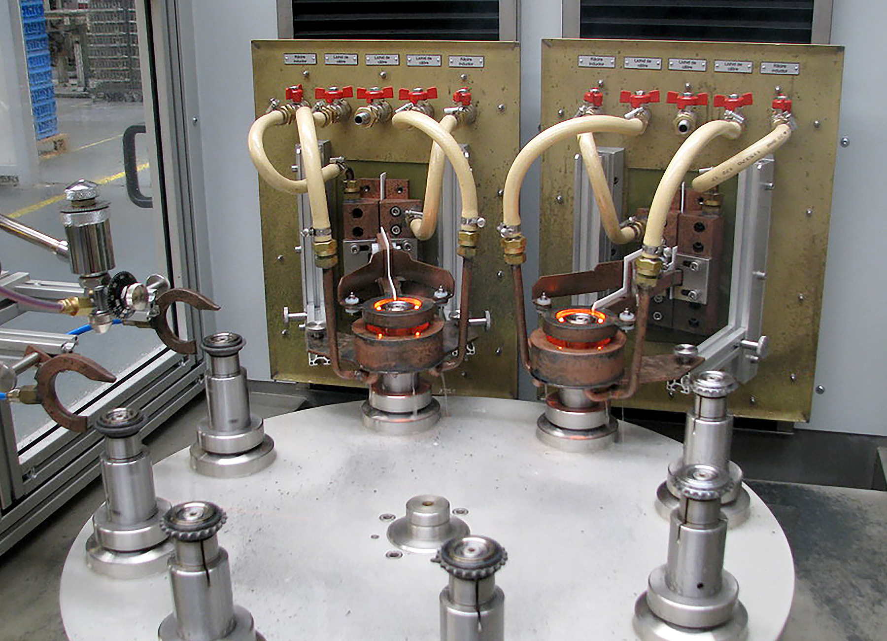 Gábor Molnár – Global