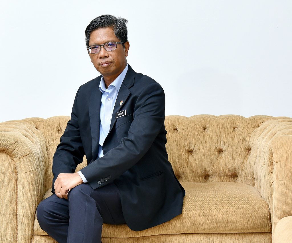 Razman Jarmin – Global