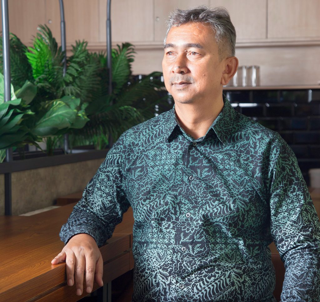 Azizee Aziz – Global