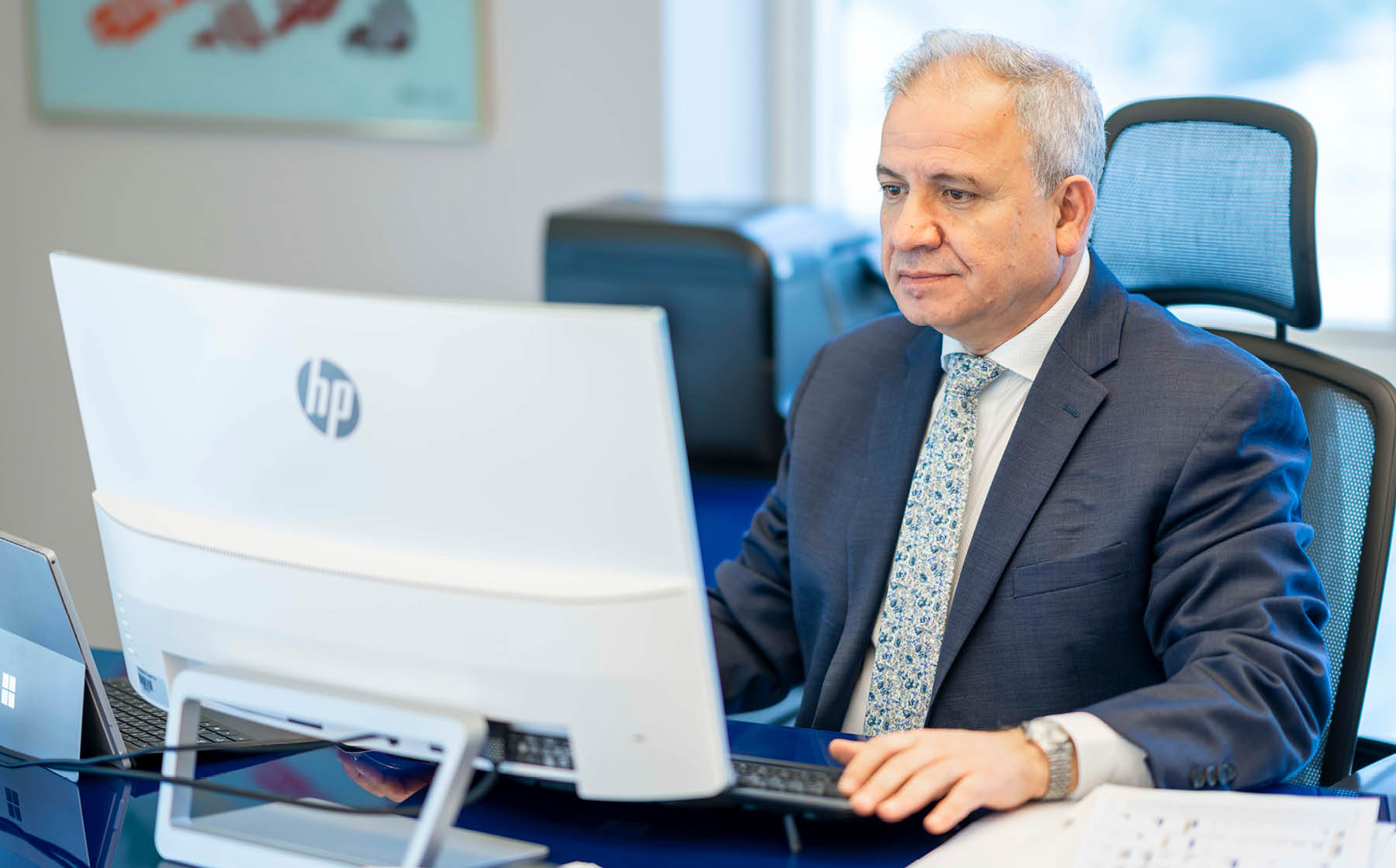 Hussein Fares – Global