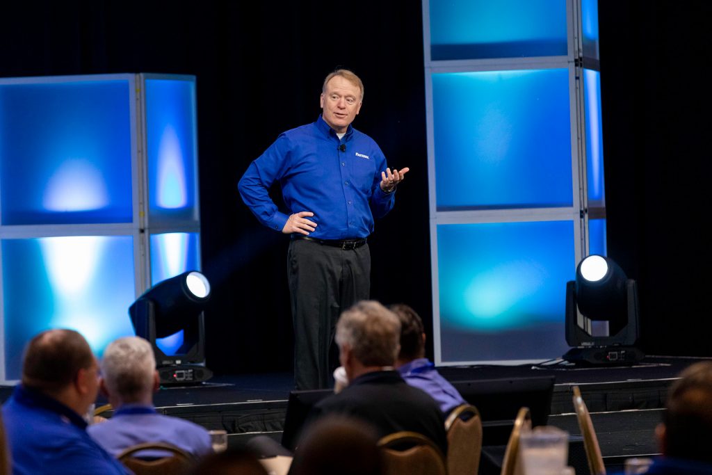 Daniel Florness – Global