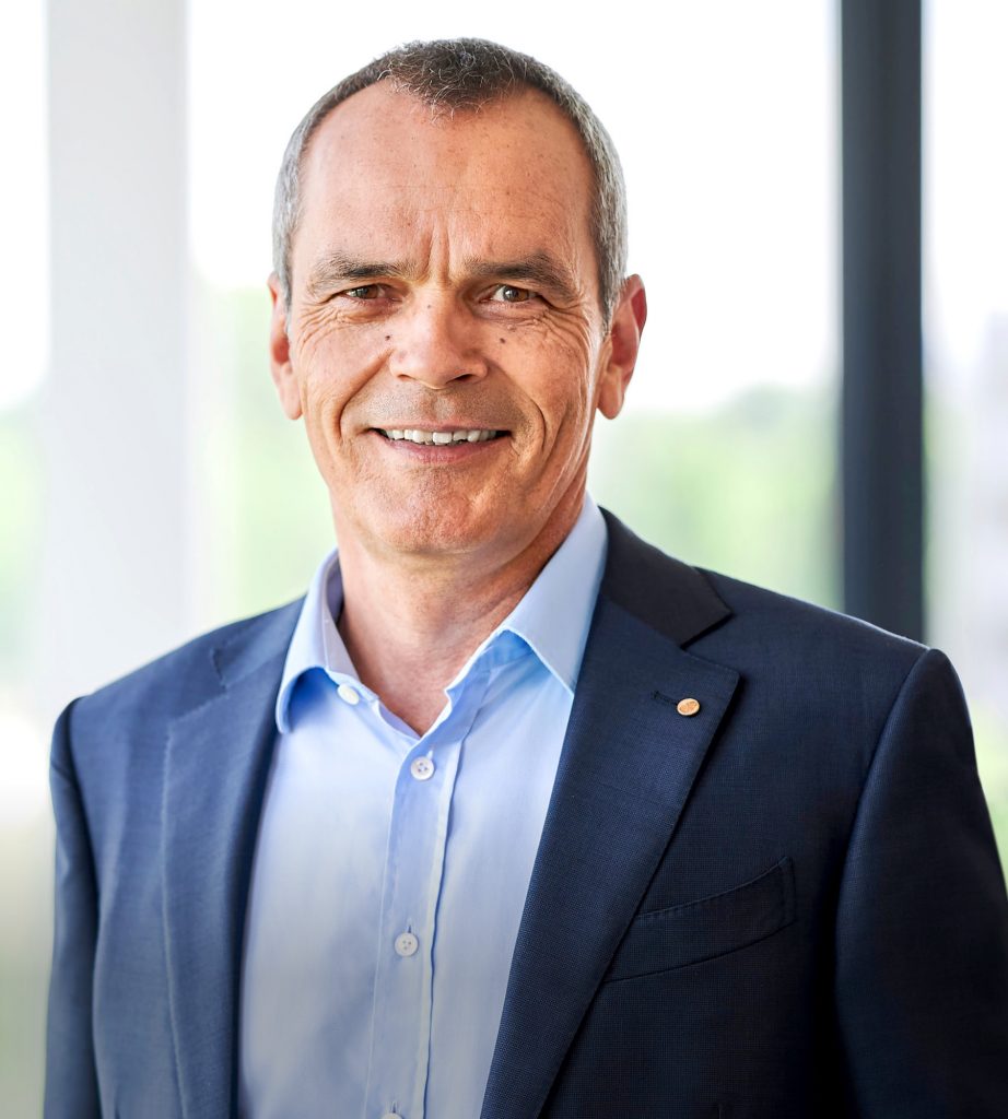 Stefan Müller – Global