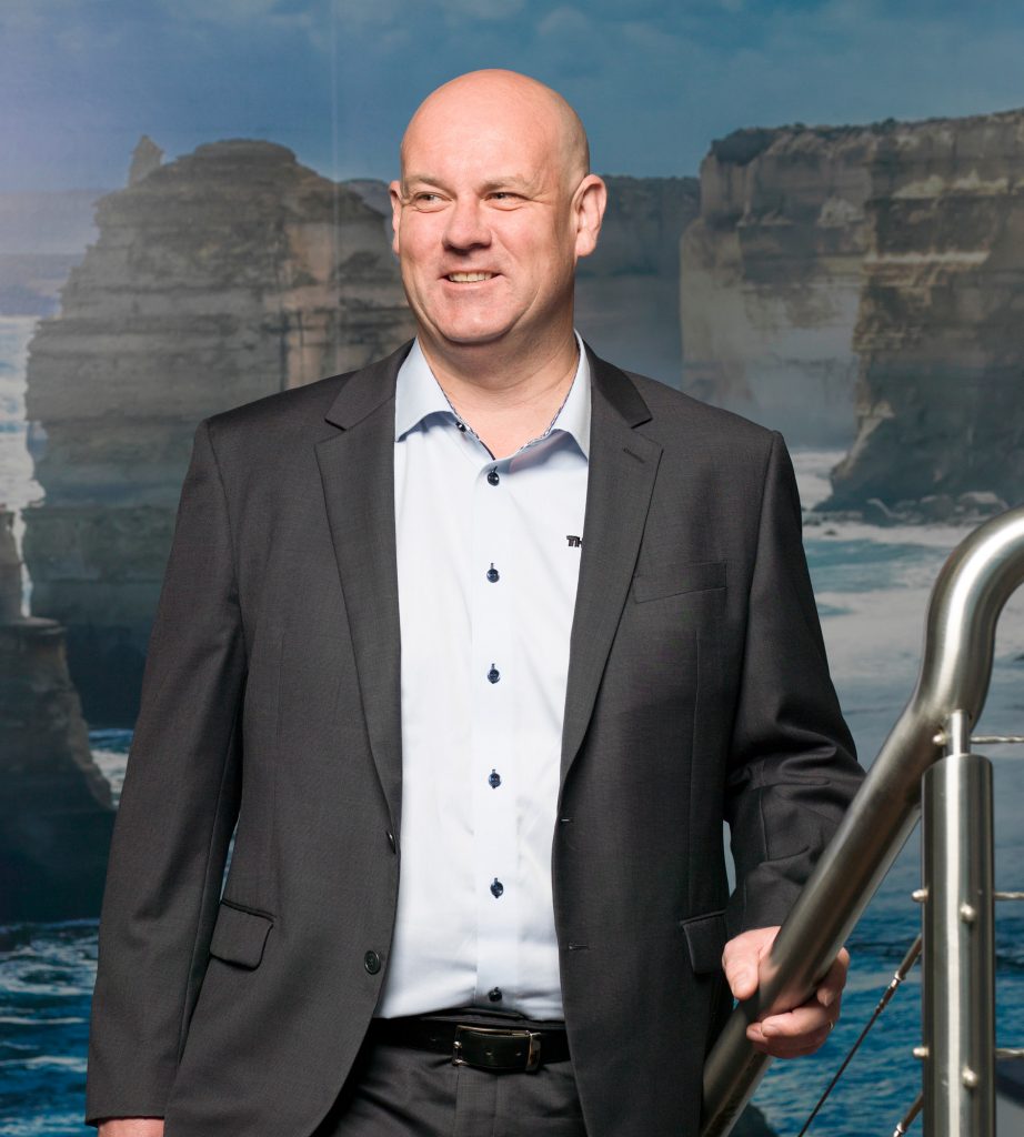 Daniel Dunn – Global