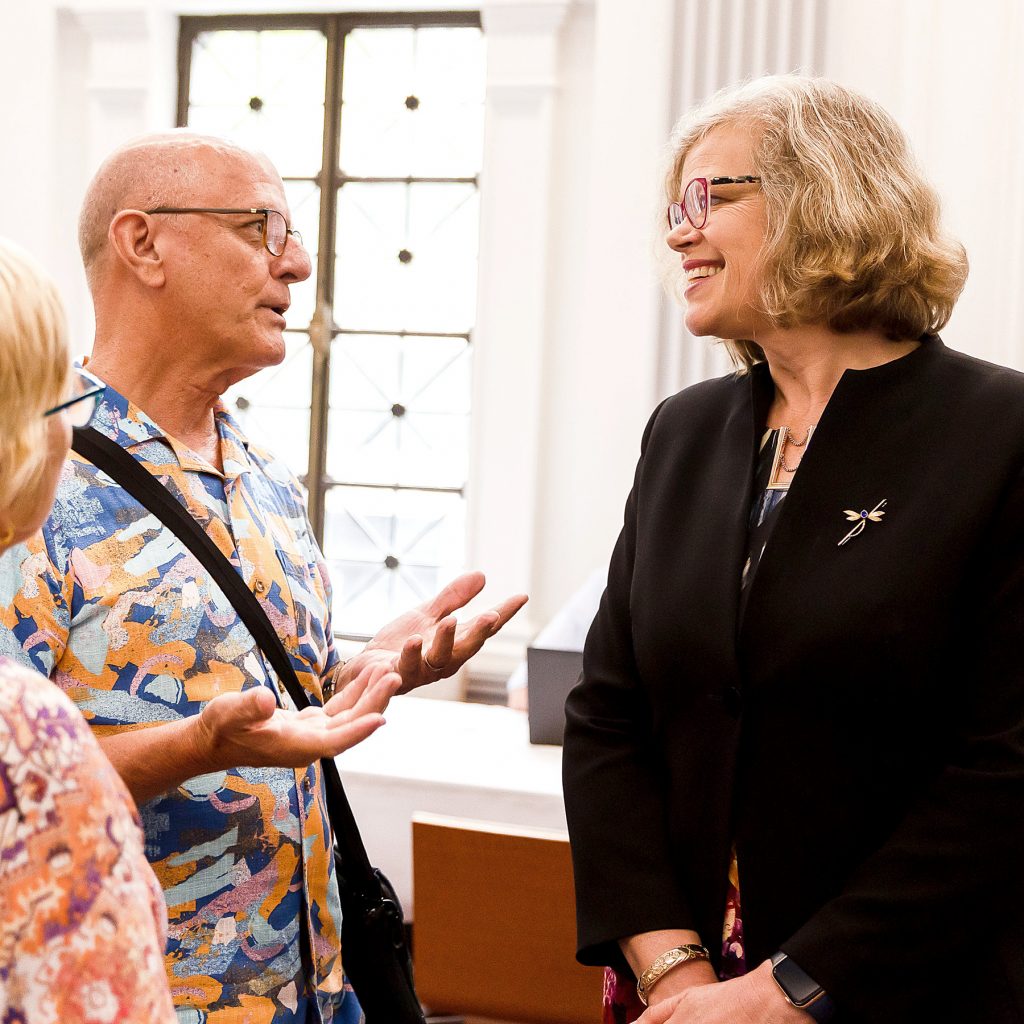 Kate Farrar – Global