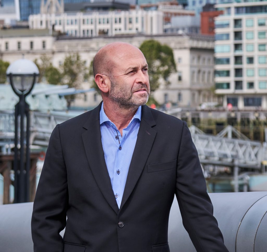 Andy Coster – Global