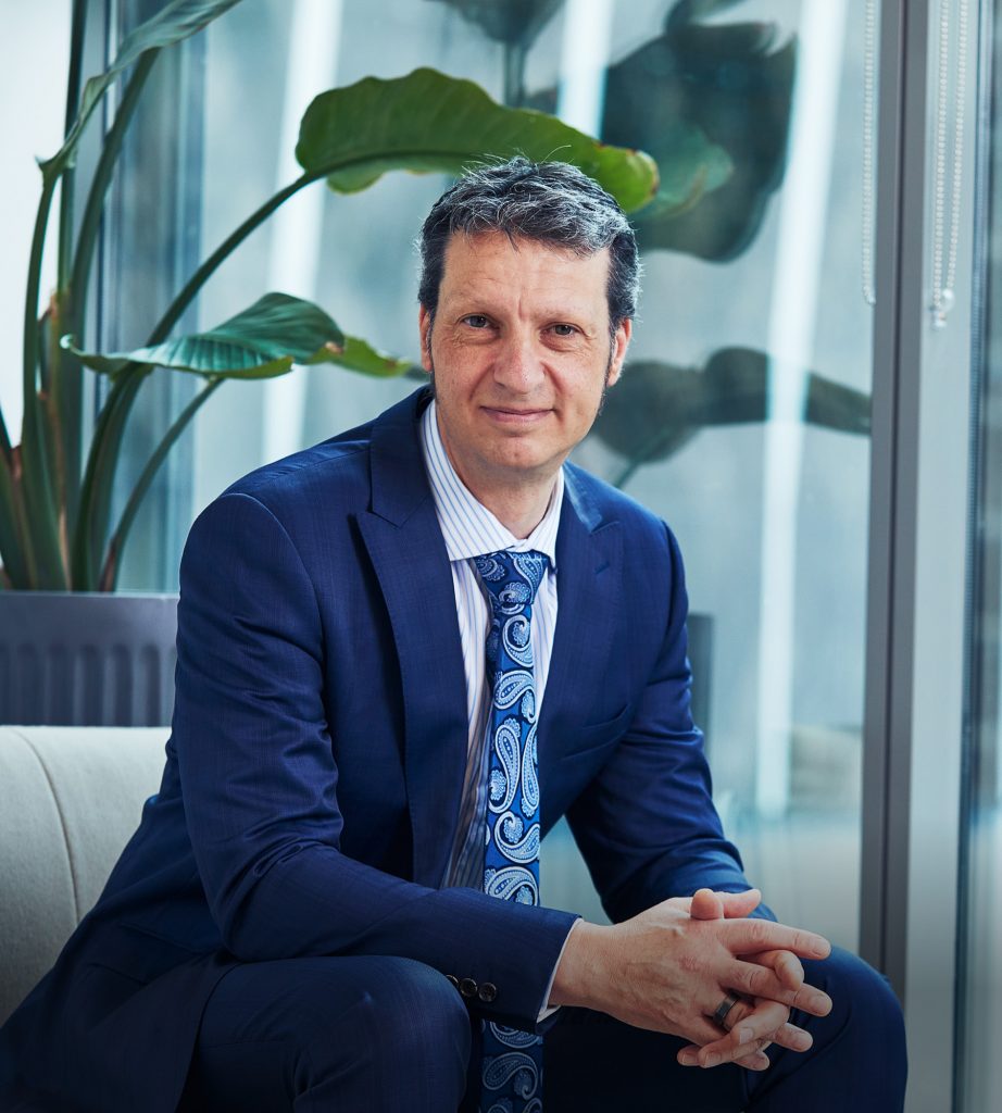 Chris Hemsworth – Global