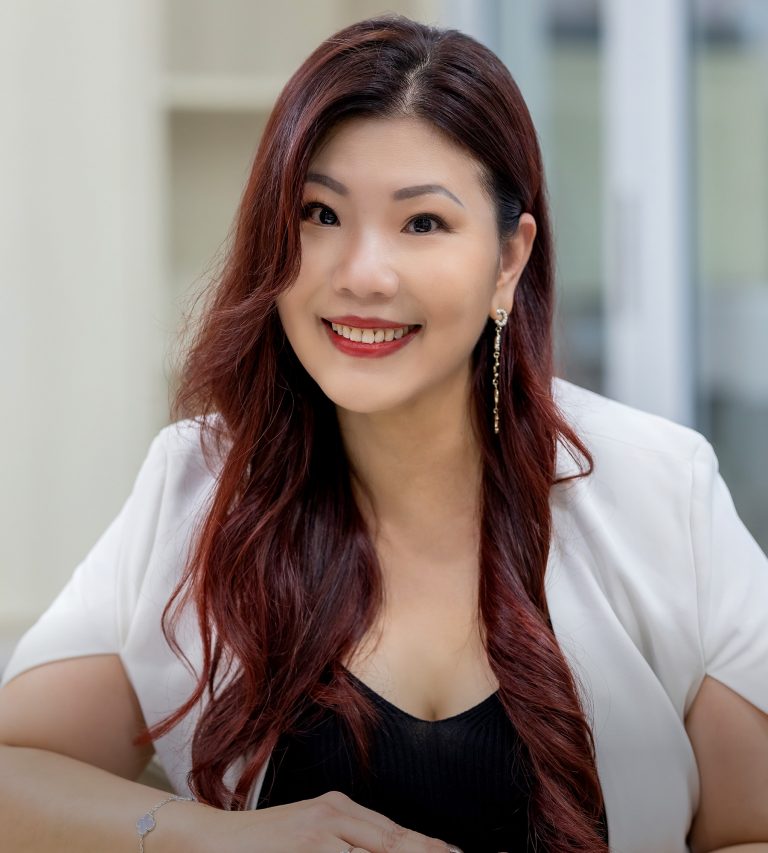 Elke Pascoe – Global