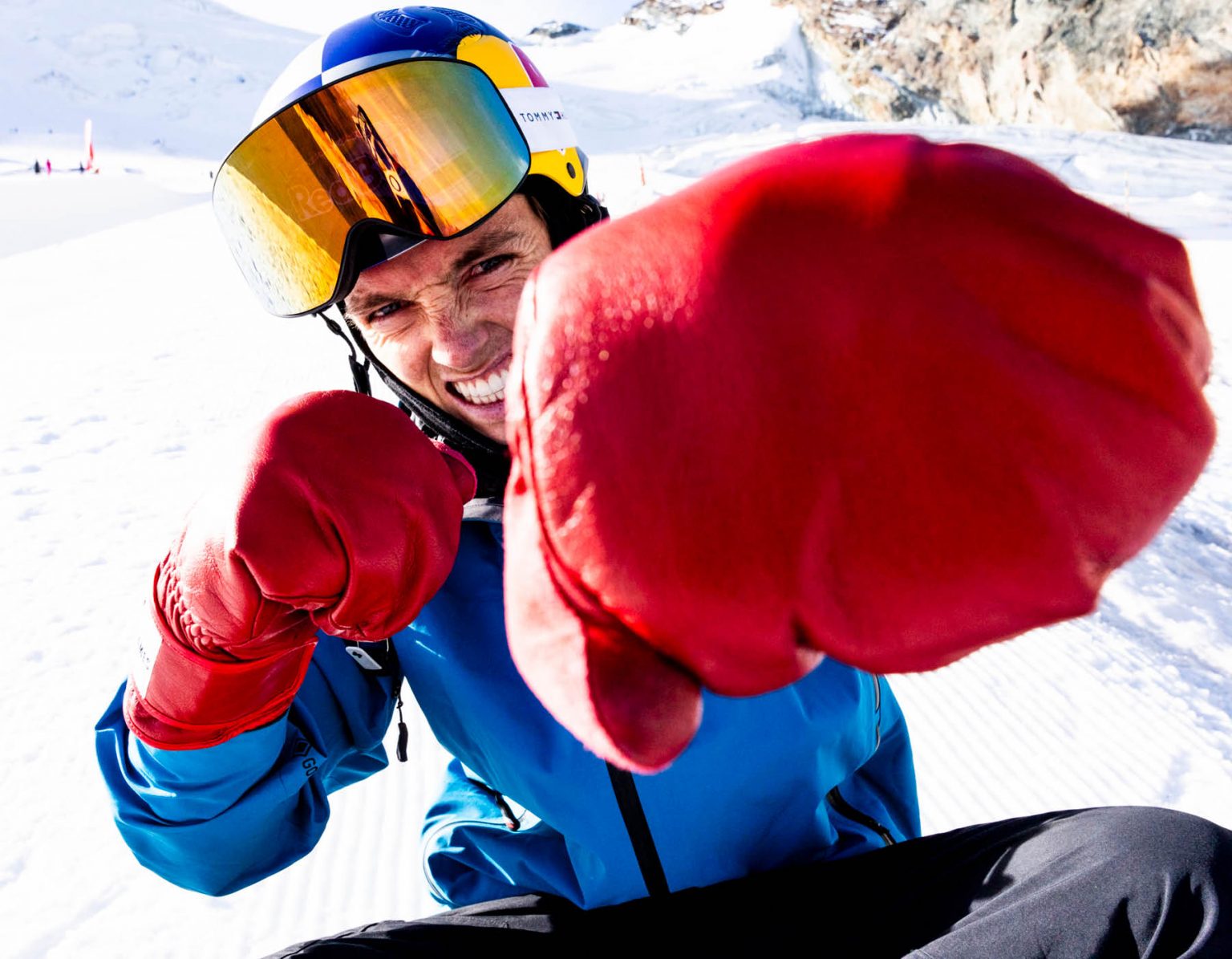 Scotty James – Global