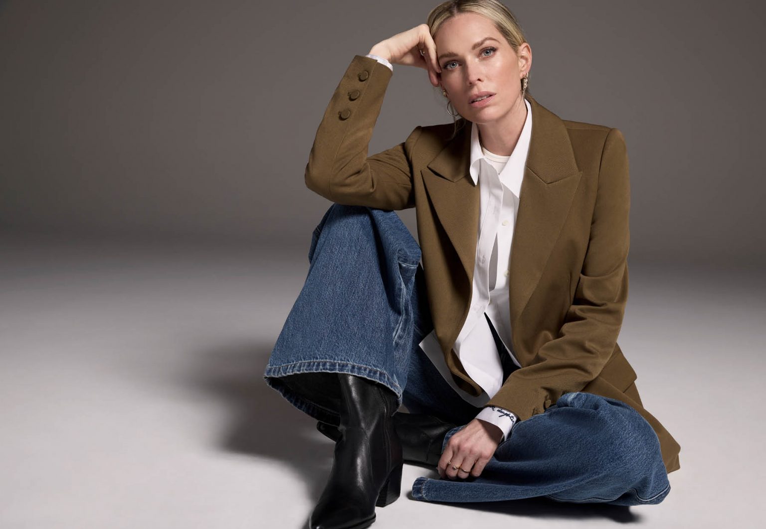 Sara & Erin Foster – Global