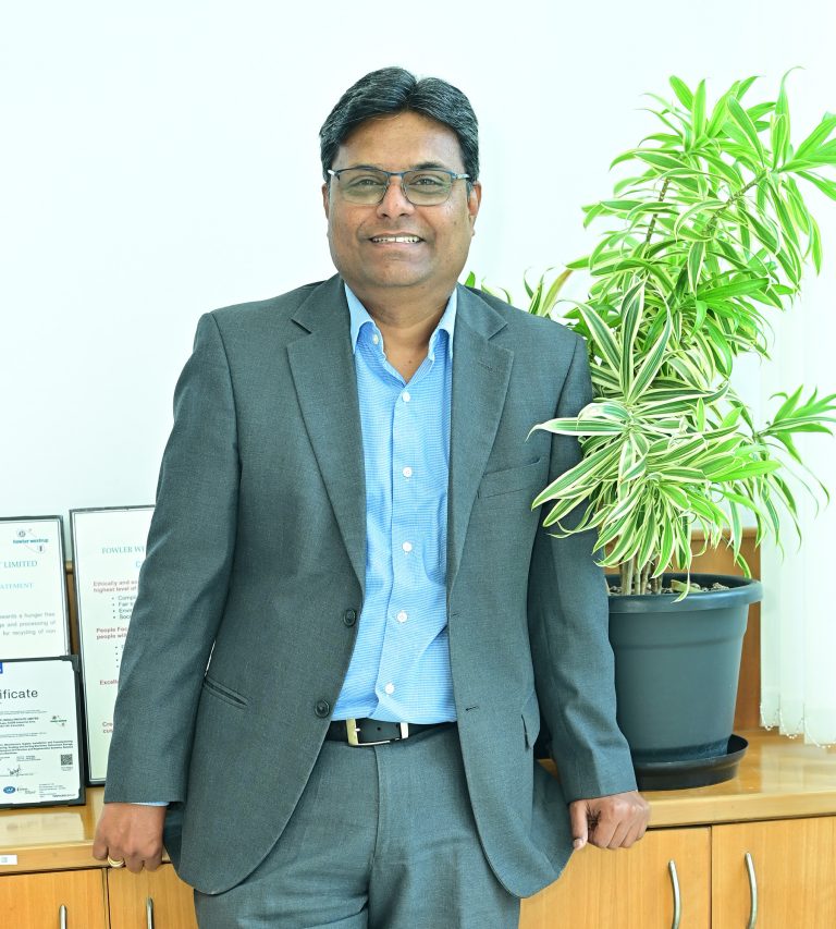 Rebecca Eclipse – Global