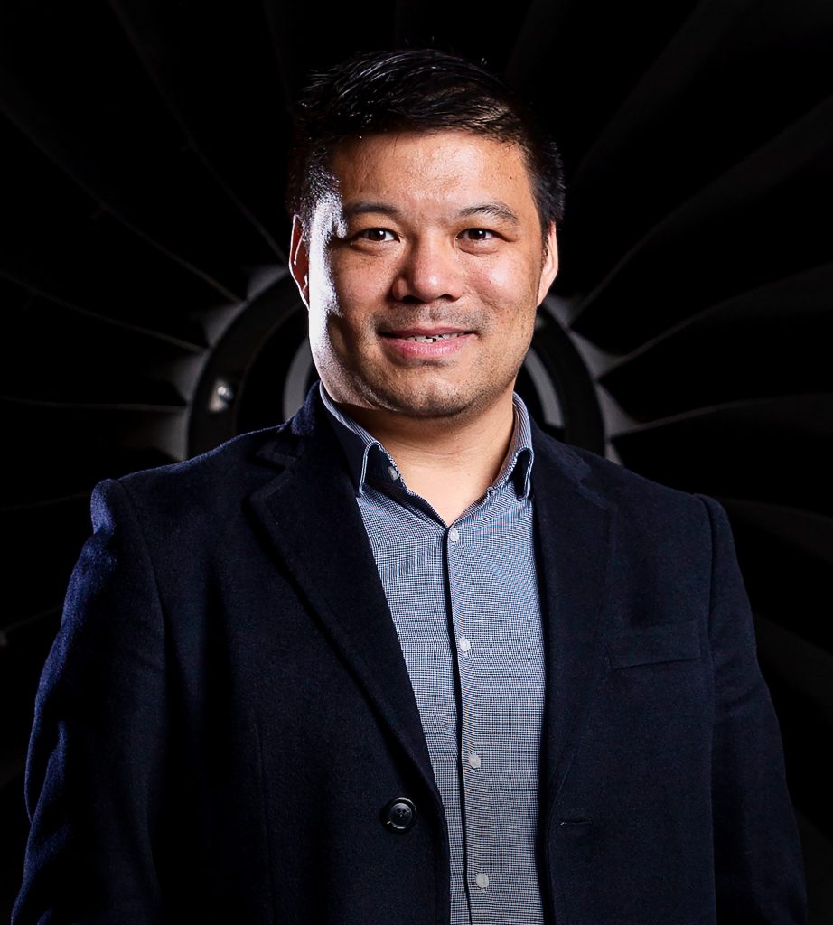 Jonathan Cardona – Global