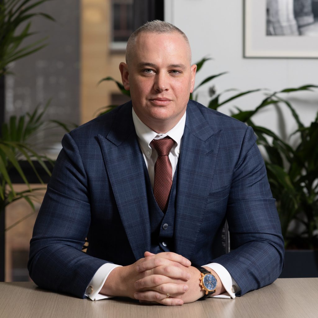 Andrew Quinn – Global