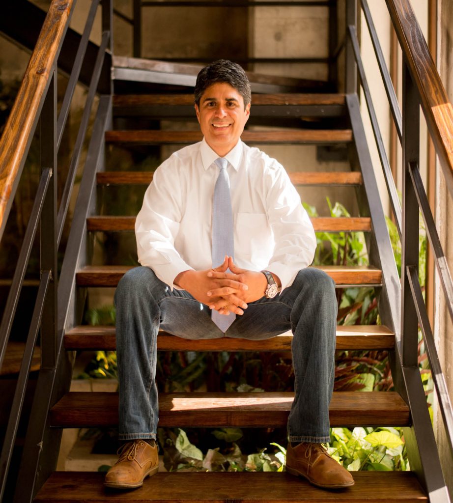 Héctor Leal – Spanish